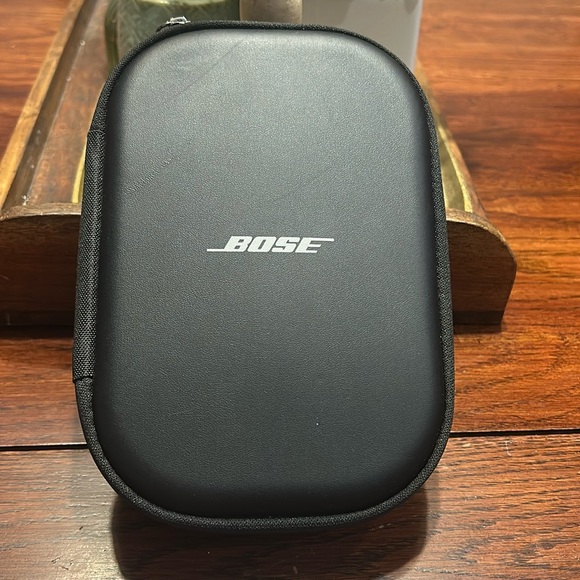 Bose | Other | Bose Black Hard Shell Zippered Storage Case | Poshmark